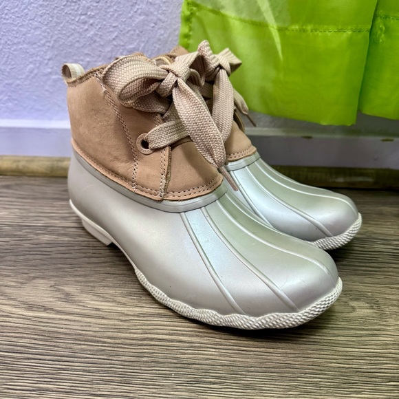 Sperry | Shoes | Sperry Silver Tan Duck Boots Womens 8 Waterproof Rain ...